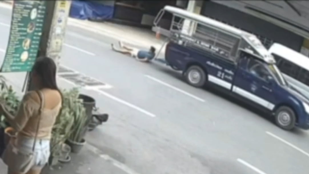 48歲港男芭堤雅從雙排車墮地亡 警證實死者是警務人員｜本地｜商業電台 881903