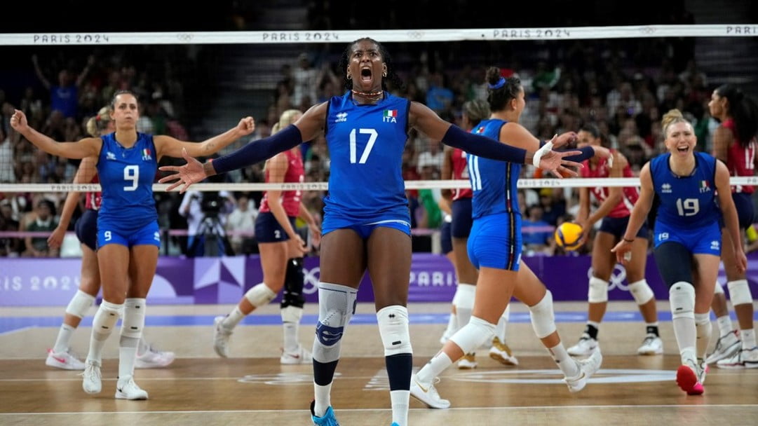 巴黎奧運｜女排決賽 意大利橫掃美國奪金｜體育｜商業電台 881903