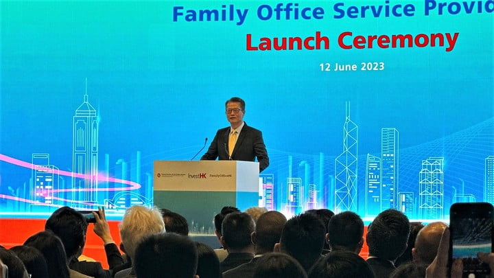 陳茂波：香港是家族辦公室落戶首選 部分已確定落戶｜本地｜商業電台 881903