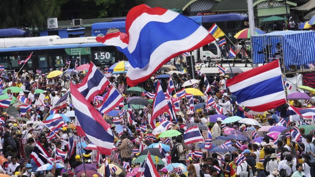 泰國曼谷有示威要求總理貝東丹下台｜國際｜商業電台 881903