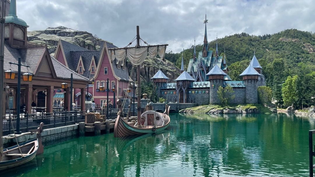 迪士尼樂園新園區「魔雪奇緣世界」11月20日開幕｜本地｜商業電台 881903