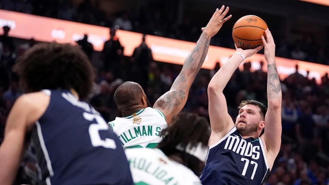 NBA總決賽｜獨行俠大勝塞爾特人38分 落後1:3｜體育｜商業電台 881903