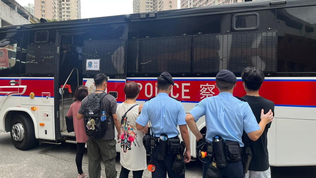 警方聯同入境處打擊非法勞工拘捕30人｜本地｜商業電台 881903