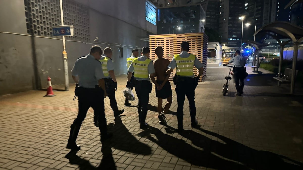 青年涉嫌駕駛無牌電單車及電動單車被捕｜本地｜商業電台 881903